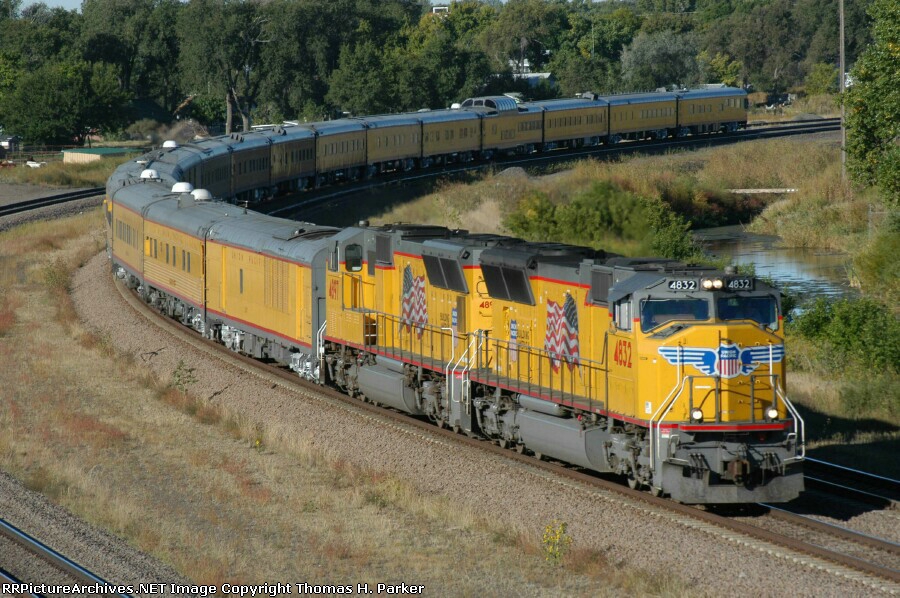 UP 4832 SD70M